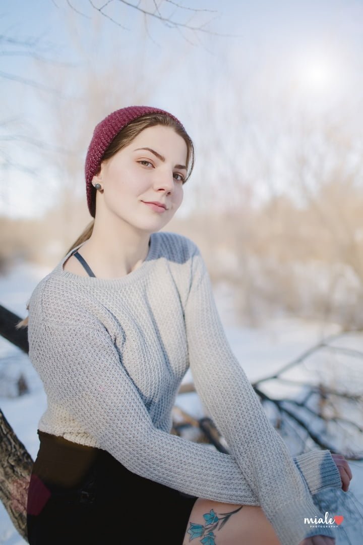 Haley Nicole - Headshot / Portrait - Regina Photographer